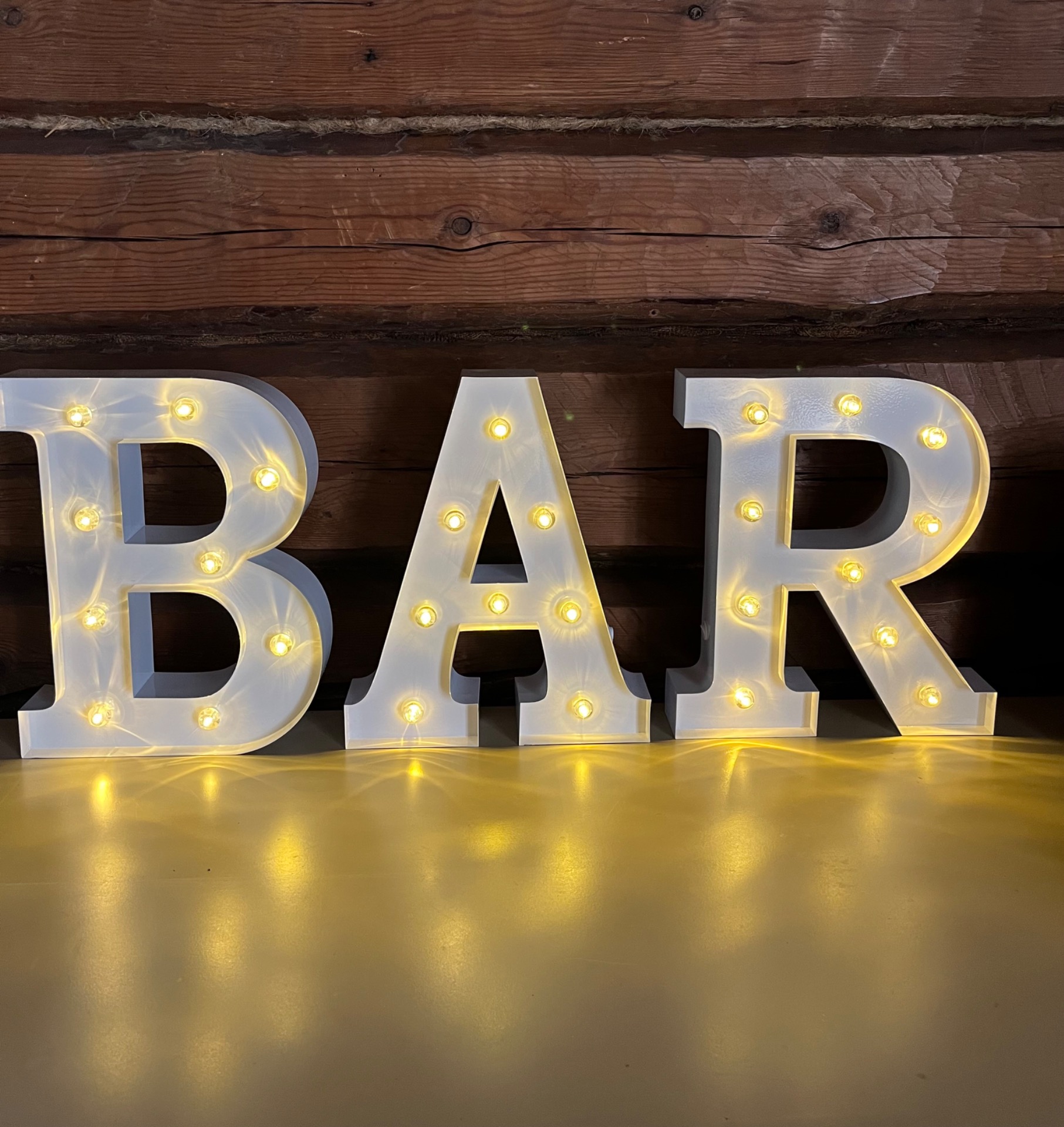 KYLTIT & PÖYTÄNUMEROT :: https://somistevuokraamoonnenpolku.fi/